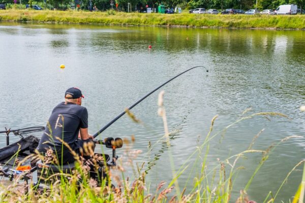 Guru N-Gauge Pro Pole 16m Pro Power Pack + 1,000 INSTANT WINS - Capital ...